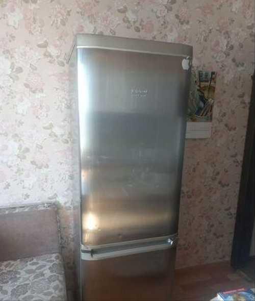 Холодильник Hotpoin Ariston