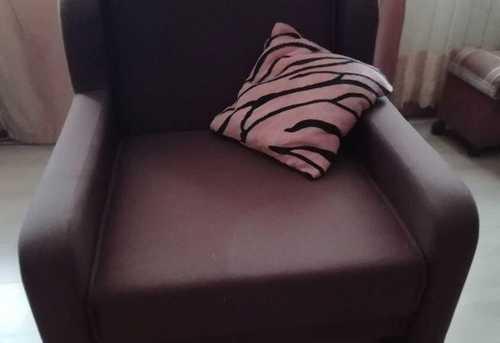 Уютное кресло- кровать, с широким спальным местом