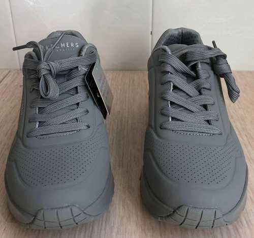 Кроссовки Skechers 40-41 новые