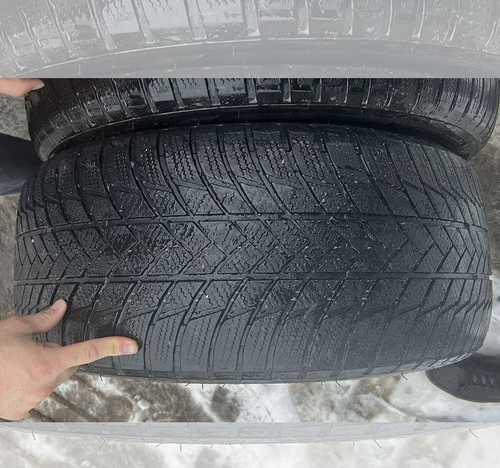 Bridgestone Blizzak LM-001 285/45 R21 103H