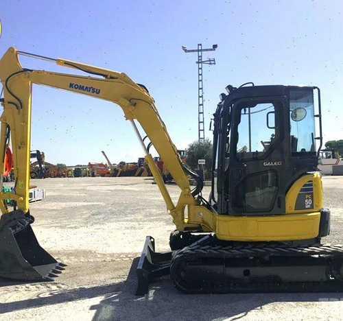 Стекло лобовое на мини-экскаватор Komatsu PC50MR
