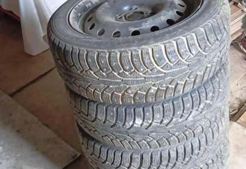 Nokian Tyres NR LT 215/55 R15 50B