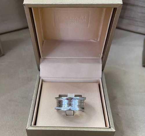 Bvlgari кольцо zero белое золото