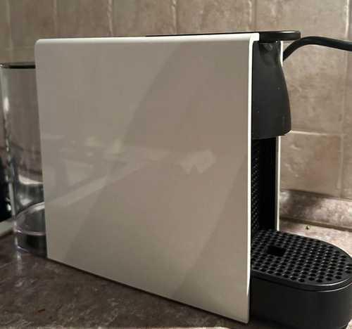 Капсульная кофемашина Nespresso Essenza Mini С30