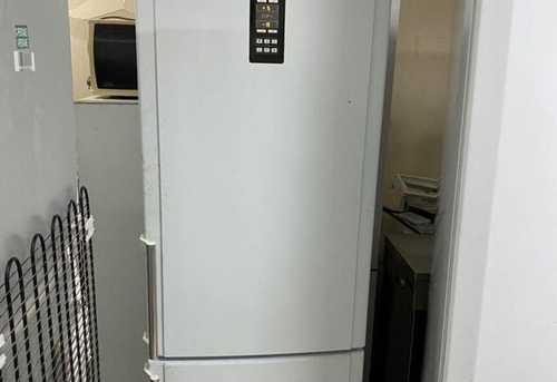 Холодилник Hotpoint-Ariston 195 cm NoFrost