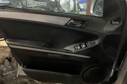 Кнопки стеклоподъемников Mercedes-Benz ML W164