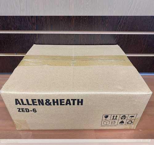 Allen&Heath ZED-6 микшерный пульт