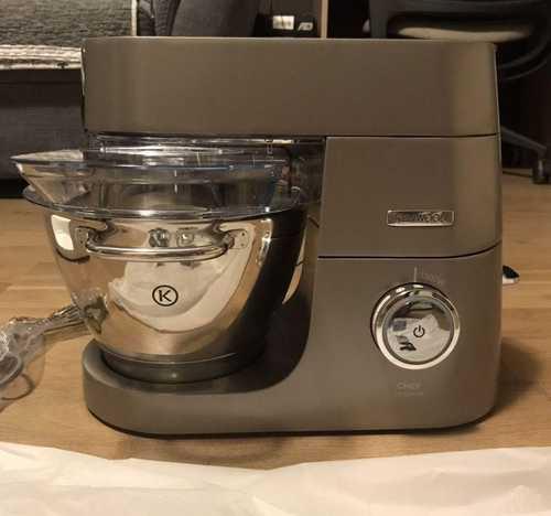 Кухонный комбайн Kenwood Chef Titanium KVC70