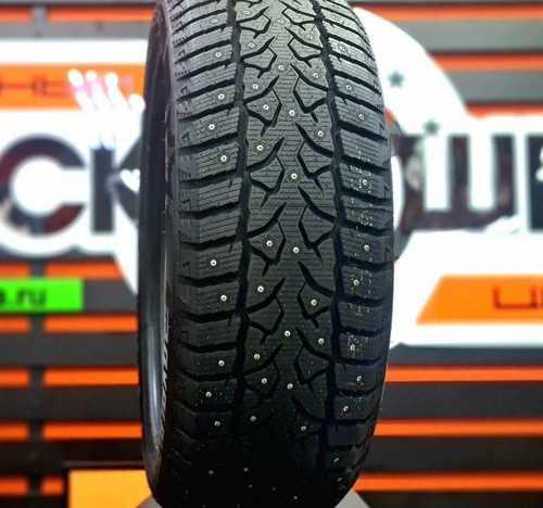 Royal Black Royal Stud II 225/55 R17