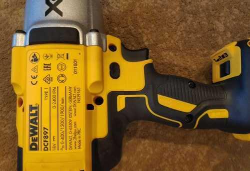 Гайковёрт аккумуляторный DeWalt DCF 897