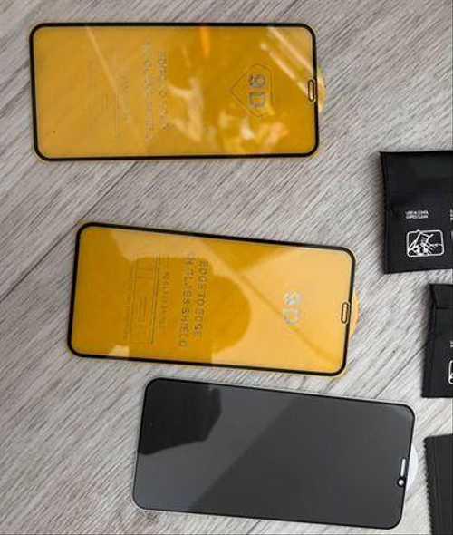 Чёрный чехол на iPhone 11 pro