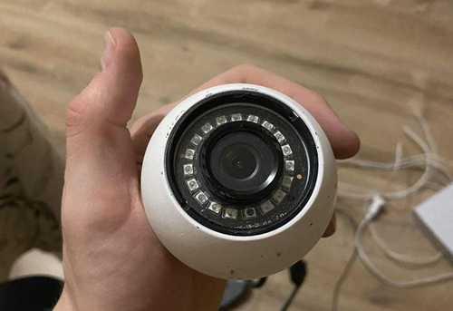 Камера видеонаблюдения и Видеорегистратор