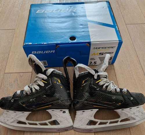 Коньки Bauer Supreme M5 PRO 2,5 D