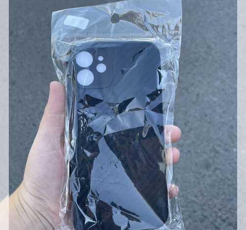 Чехол на iPhone 12