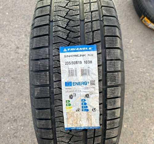 Triangle Snowlink PL02 235/50 R19