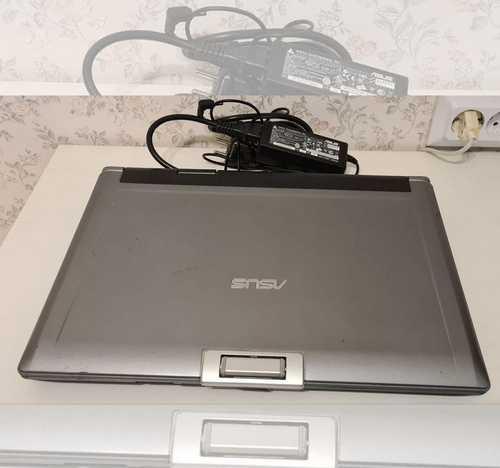 Ноутбук asus F5RL