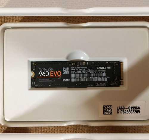 Samsung 960 EVO SSD NVMe 250Gb MZ-V6E250BW