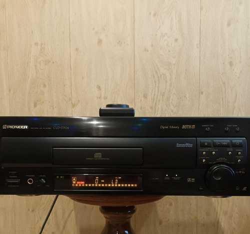 Pioneer CLD-D704