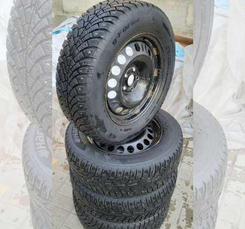 Зимние колеса 215/65/16 hankook