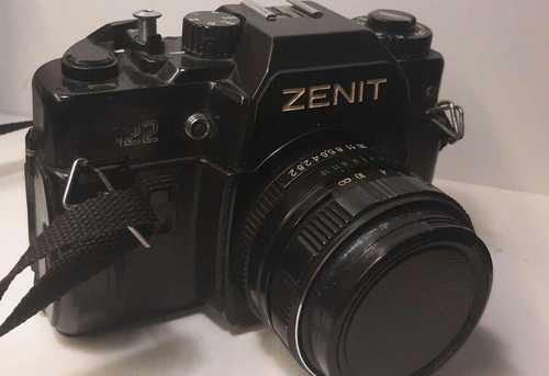 Плёночный фотоаппарат Зенит-122