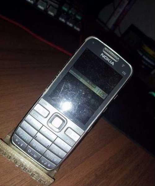 Телефон Nokia е52