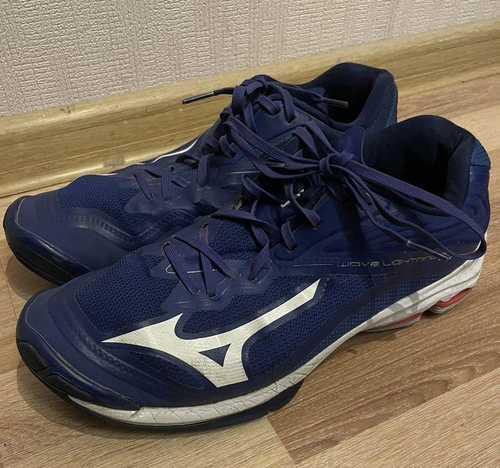 Волейбольные кроссовки mizuno wave lightning z6