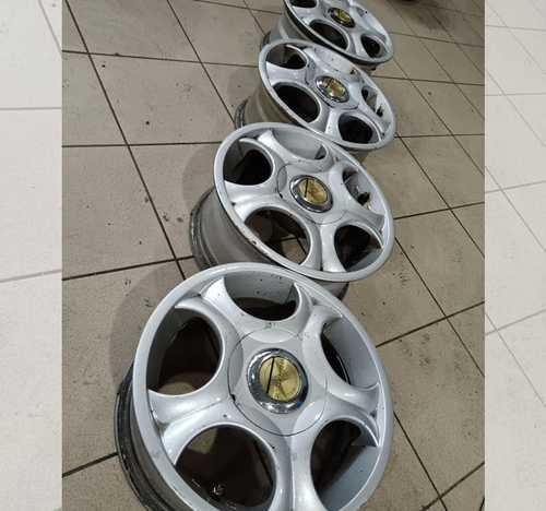 Комплект литых дисков Norfolk R14 5x114,3 / 5x100