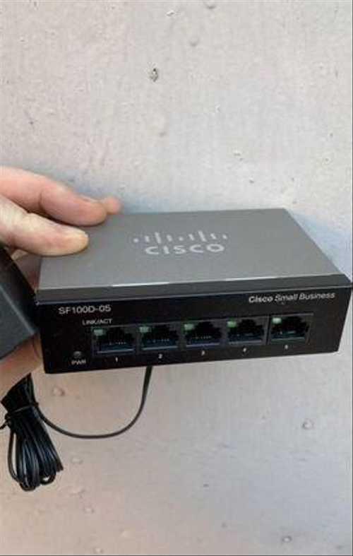 Коммутатор Cisco SF100D-05