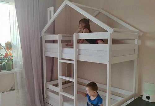 Детская двухъярусная кровать из массива белый