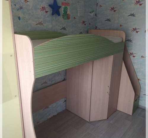 Детская кровать со шкафом и лестницей-тумбой