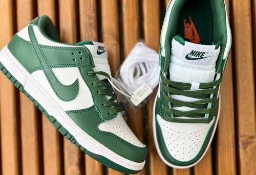Кроссовки Nike SB Dunk Low Team Green Michigan