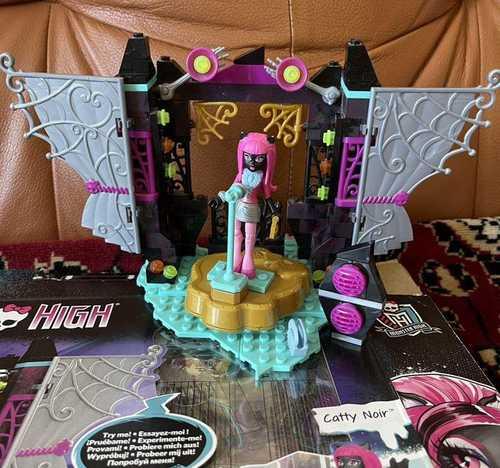 Наборы Mega Bloks Monster High