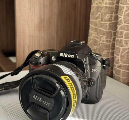 Зеркальный фотоаппарат Nikon D90 Kit 18-105 VR