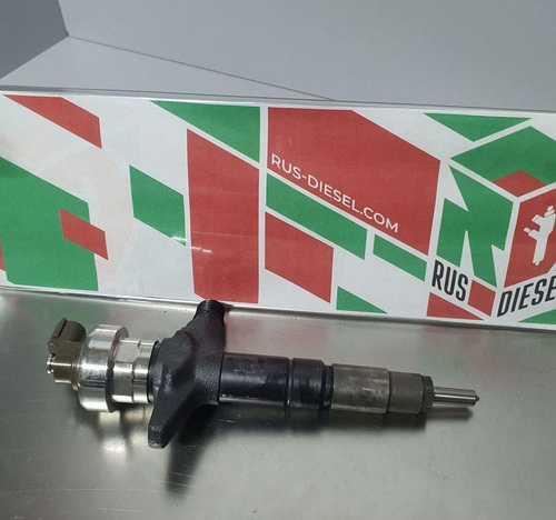 Форсунка топливная 4JJ1 Исузу 8-98238318-0