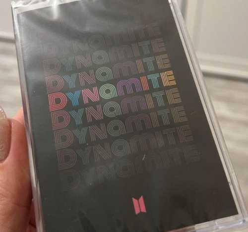 Кассета с синглом Dynamite BTS