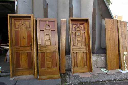Двери деревянные в готическом стиле 72 см, 2 шт