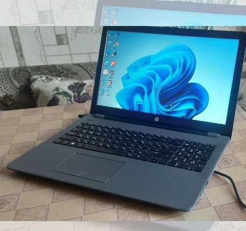 Ноутбук hp pavilion 15 250g6 с сумкой