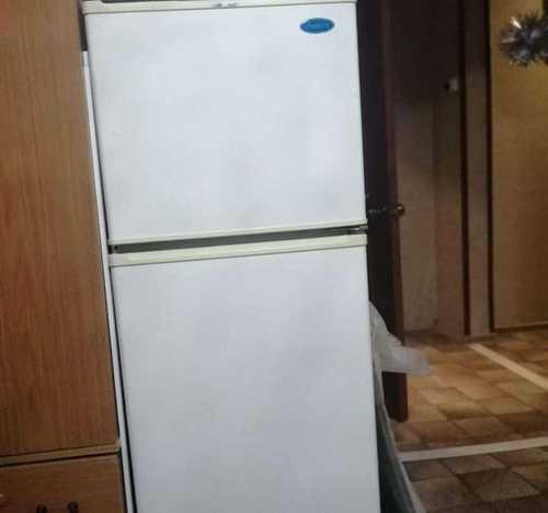 Холодильник бу работает морозильная камера