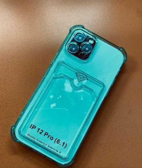 Чехол зелёный на iPhone 12 Pro для карты