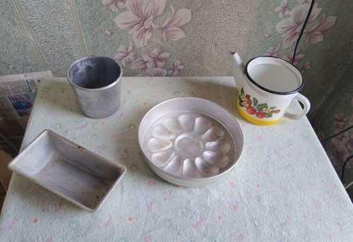Набор форм для запекания и чайник малярованный