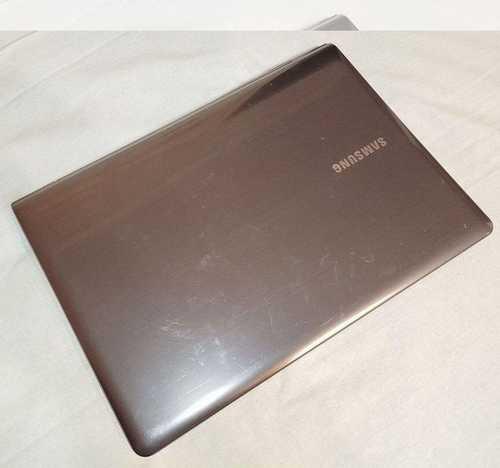 14" Samsung NP355V4C, A10, RAM 8ГБ, 250 ГБ, Radeon HD 7660G 2 ГБ