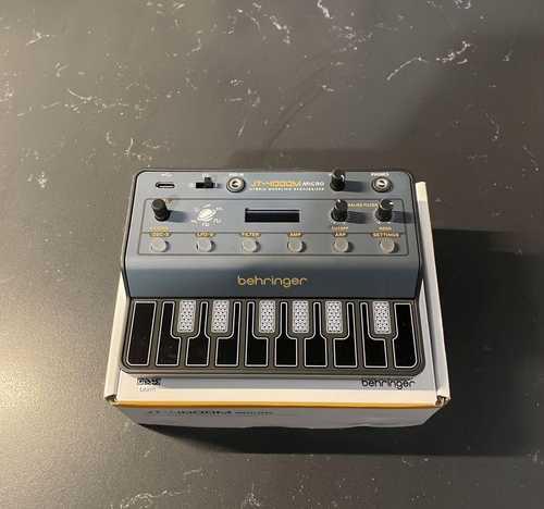 Behringer jt 4000