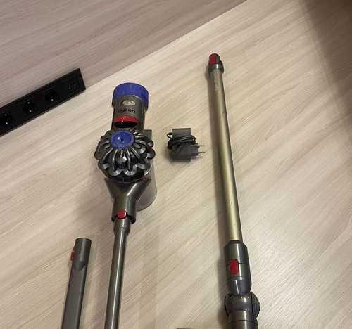 Пылесос dyson v 8