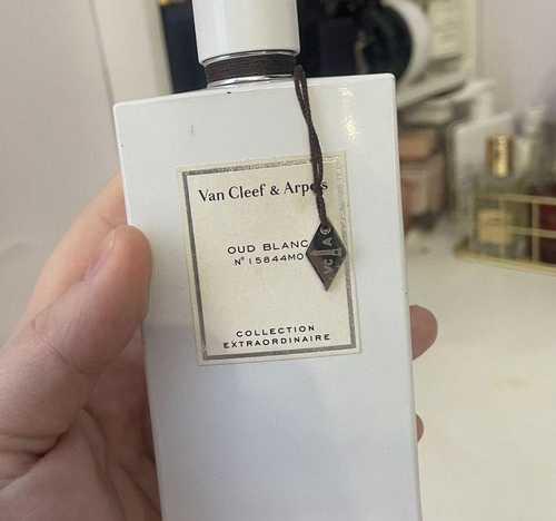 Van cleef arpels oud blanc