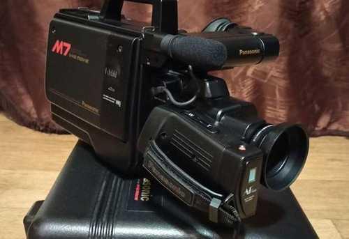 Видеокамера Panasonic M7