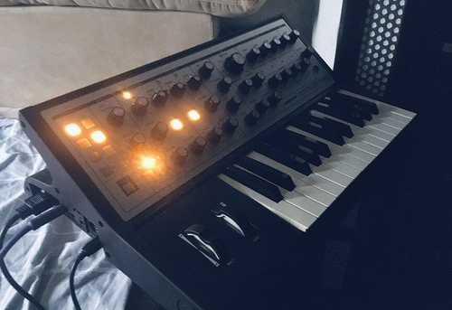 Аналоговый синтезатор Moog sub phatty