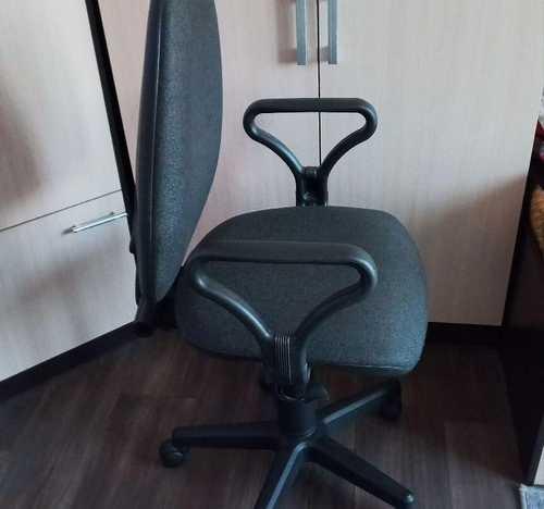 Компьютерное кресло