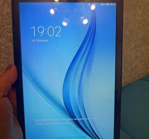 Samsung galaxy Tab E SM-T561