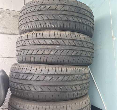 Zeta ZTR10 215/55 R17 98W