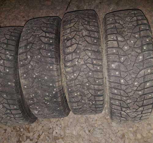 Bridgestone Blizzak Spike-02 195/60 R15